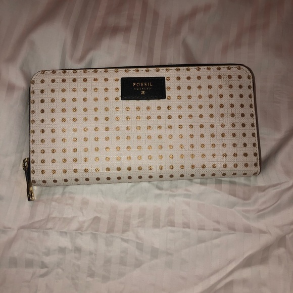 Fossil | Bags | Fossil Wallet | Poshmark